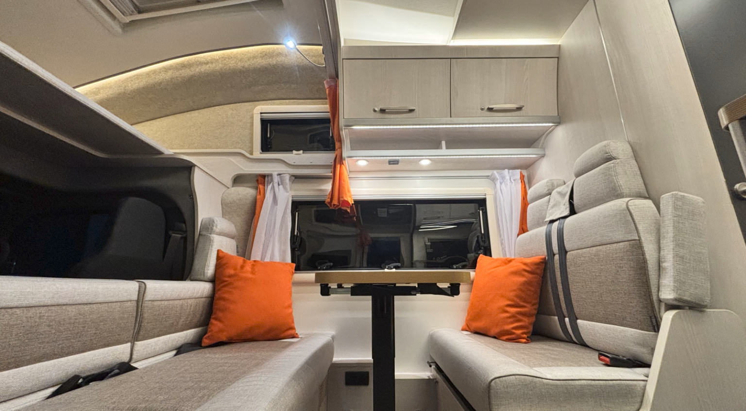 LIBERTY 52SP i – 株式会社アネックスのキャンピングカーラインアップ